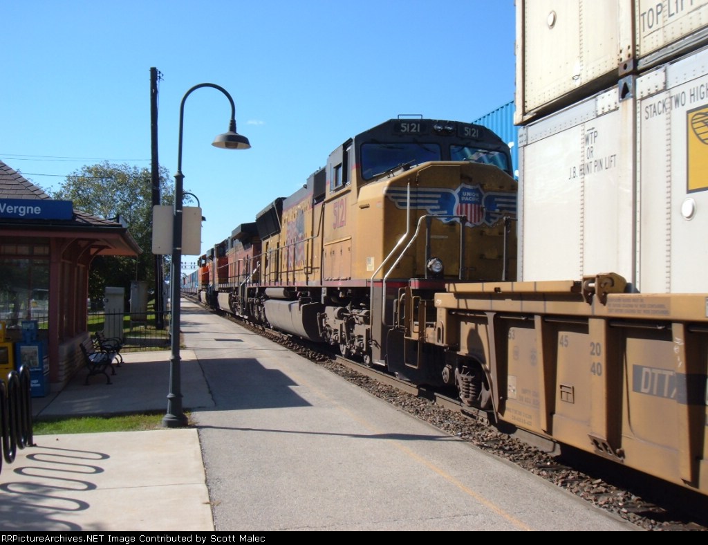 UP 5121 & BNSF 5404 & 7627